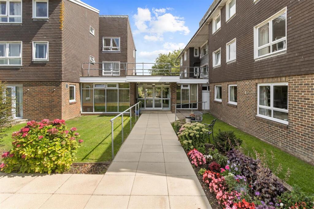 1 bedroom flat for sale in Brookside Avenue, Polegate, BN26