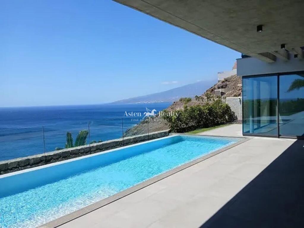 4 bedroom detached house for sale in Canary Islands, Tenerife, Santa ...