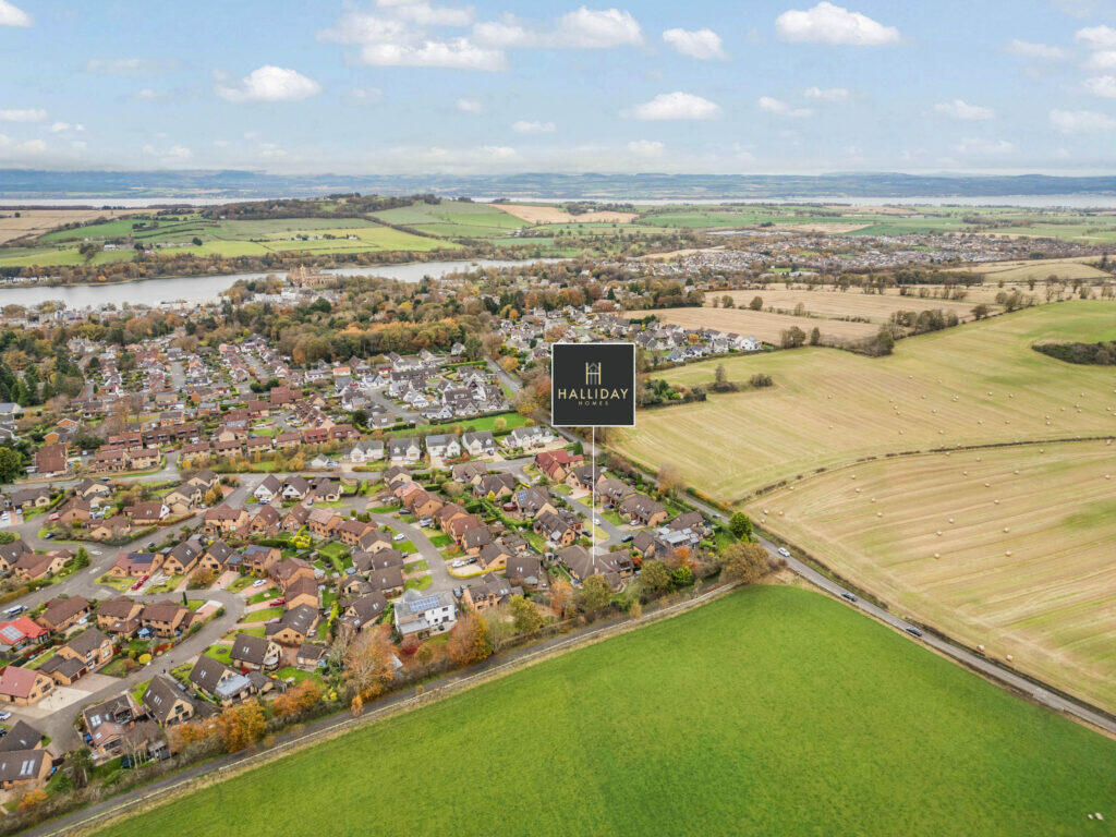 5 bedroom detached house for sale in The Glebe, Linlithgow, EH49