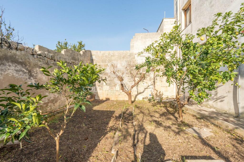 4 bedroom detached house for sale in Apulia, Lecce, Martano, Italy