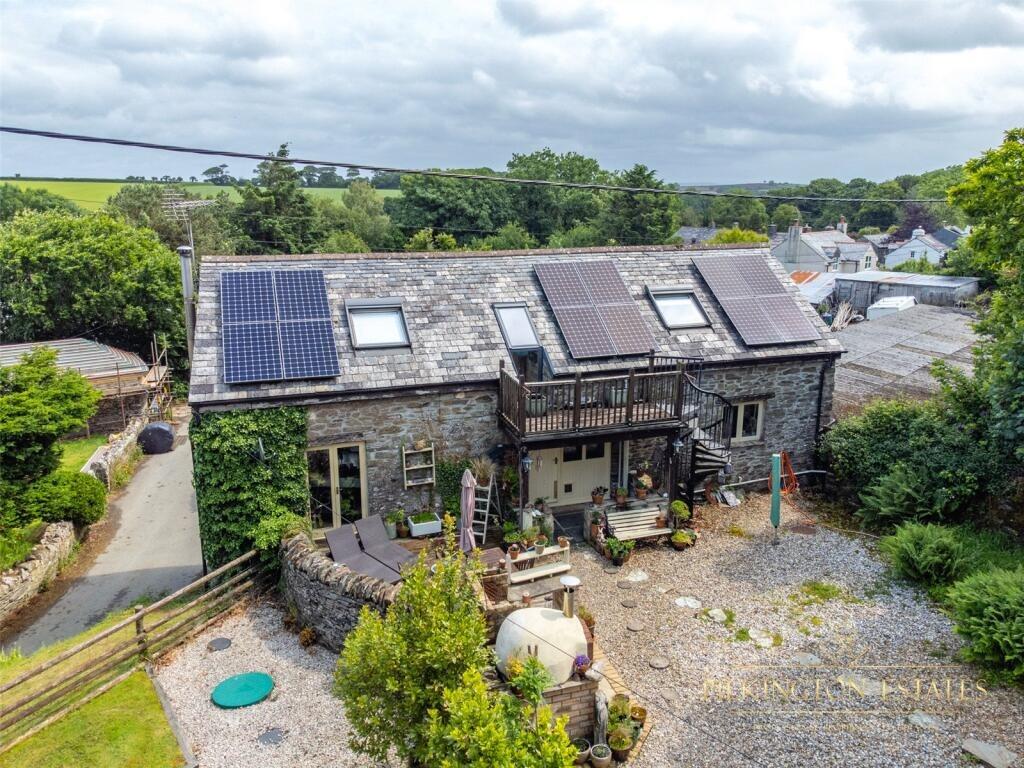 6 bedroom detached house for sale in Newtown Road, Congdons Shop ...