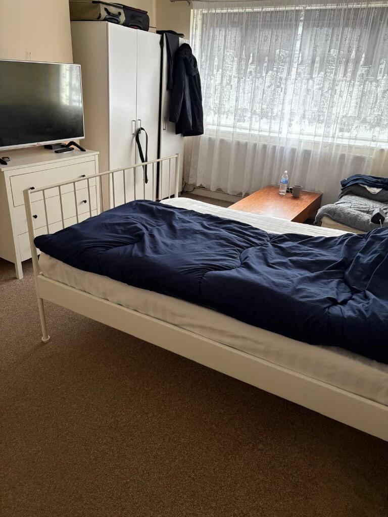 1 bedroom flat share for rent in Mogden Lane, London, TW7