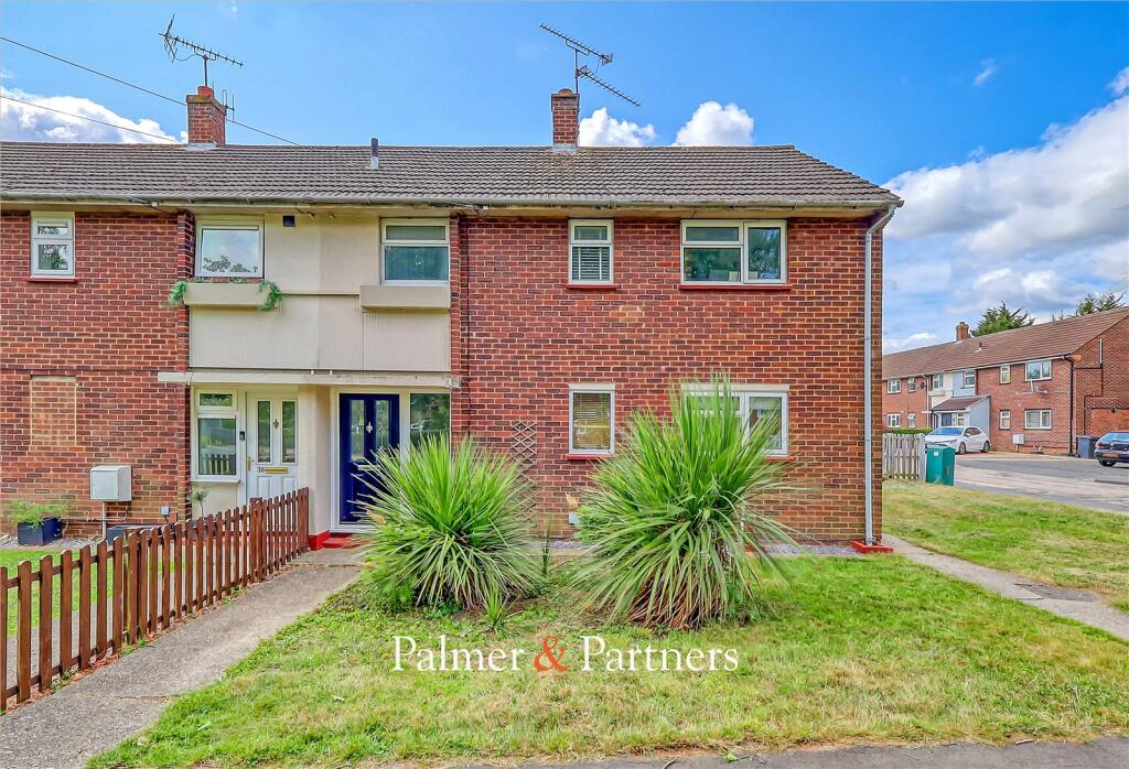 3 bedroom semi-detached house for sale in Hillary Close, Old ...
