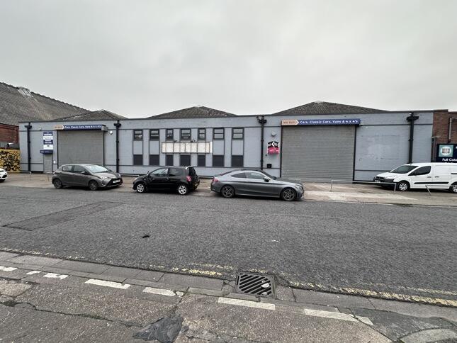 Light industrial facility to lease in 4-6 King Edward Street, Grimsby, Lincolnshire, DN31