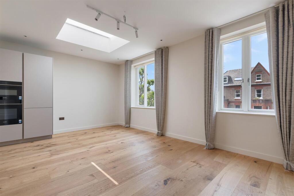1 bedroom apartment for rent in Netherhall Gardens, Hampstead, London, NW3