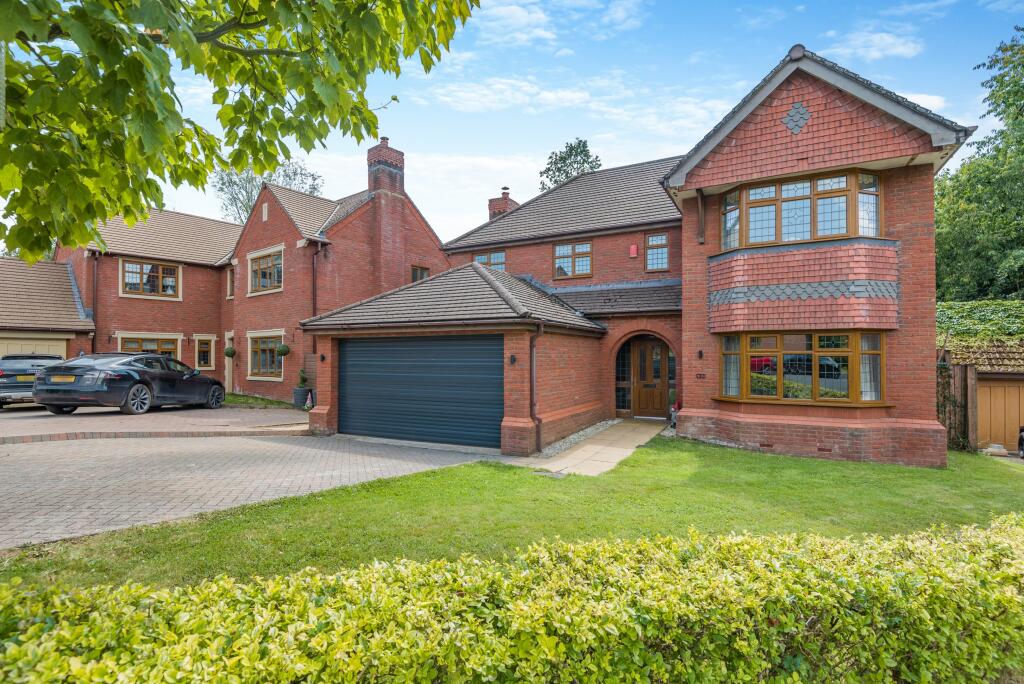 4 bedroom detached house for sale in The Manor, Cwmbran, NP44