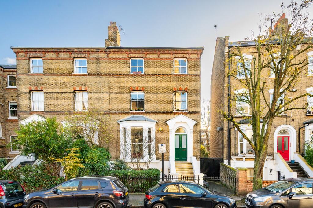 2 bedroom flat for sale in Ashley Road, Crouch End, N19