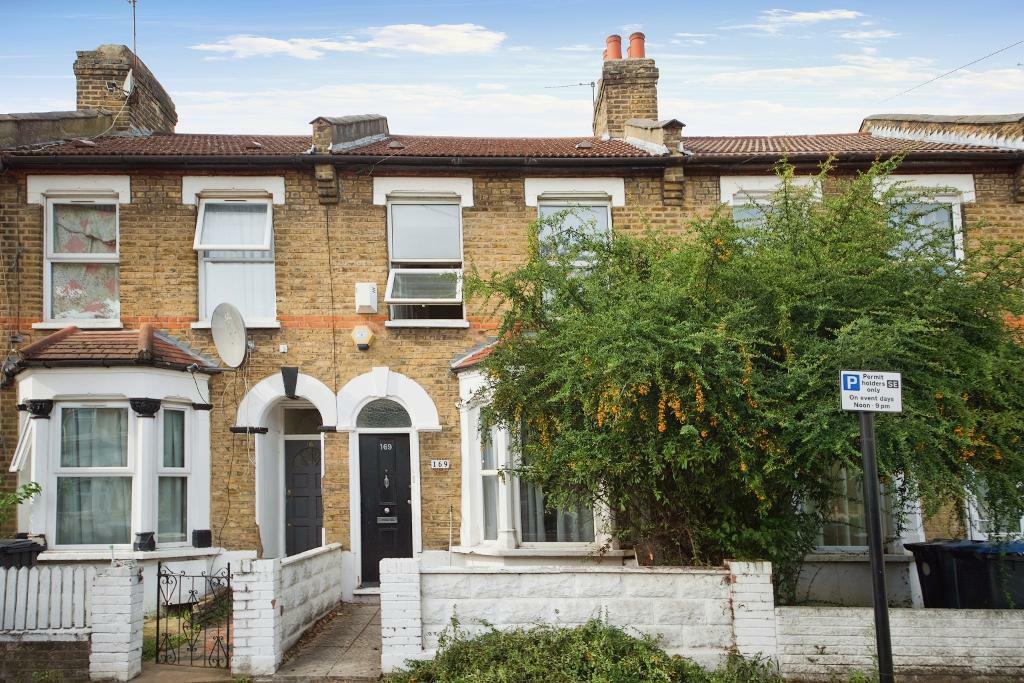 4 bedroom house for sale in Bulwer Road, Edmonton, London, UK, N18 1QG, N18