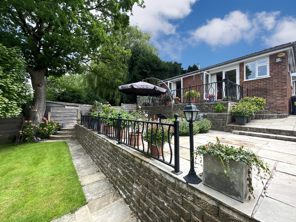 5 bedroom detached house for sale in Constable Drive, Marple Bridge ...