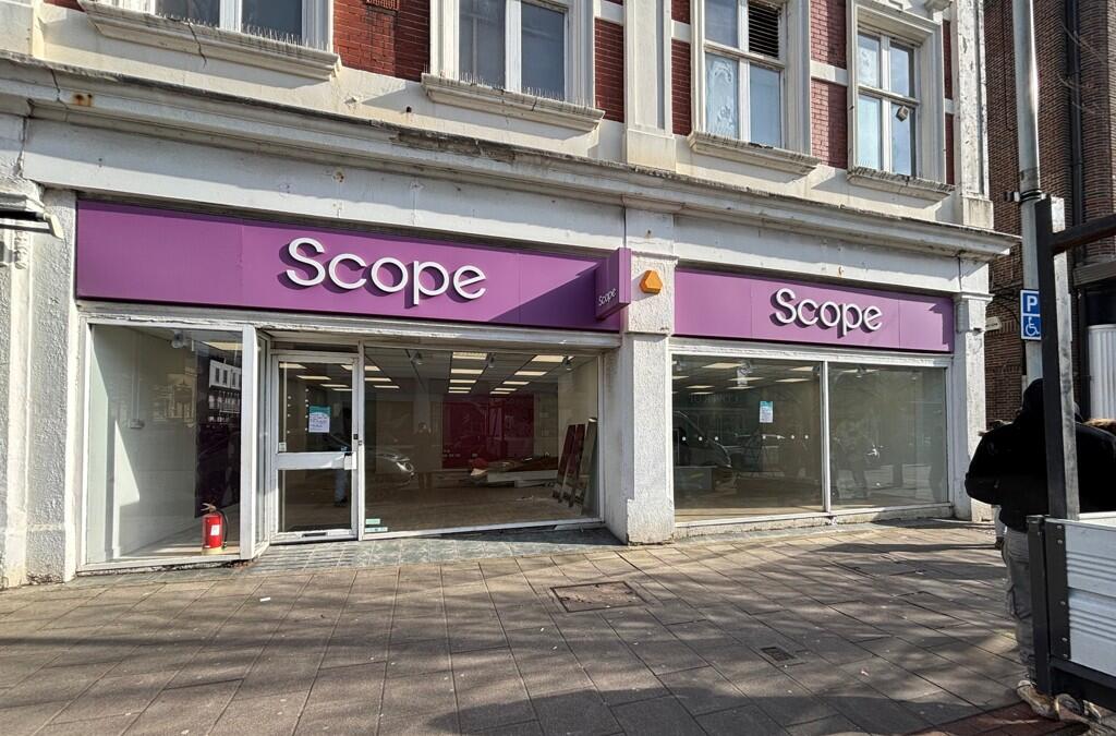 High street retail property to lease in 3-4 Connaught Buildings, Chapel ...