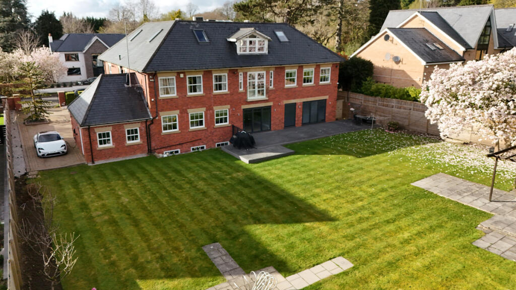 6 bedroom detached house for sale in Exceptional six bedroom family ...