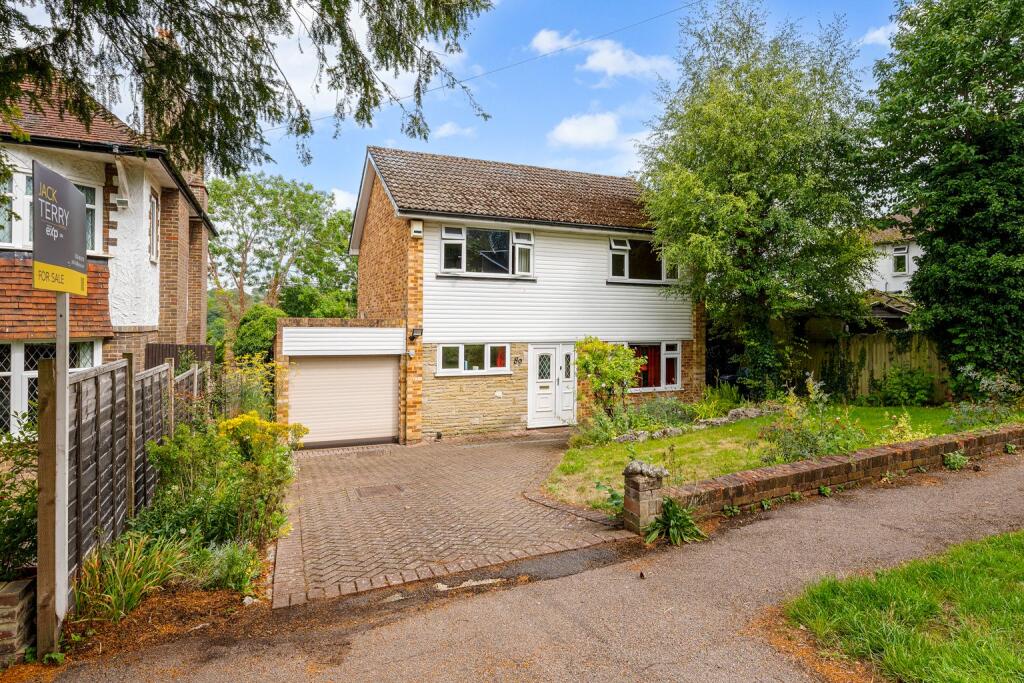 4 bedroom detached house for sale in Riddlesdown Road, Purley, CR8 1DH, CR8