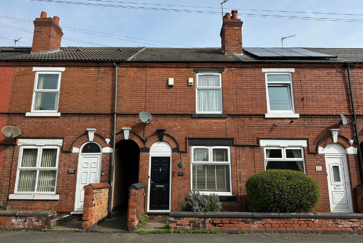 2 bedroom terraced house for sale in Dale Avenue, Nottingham ...