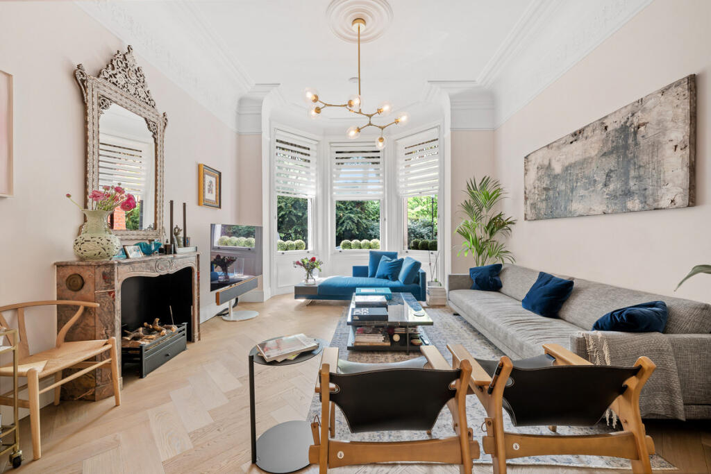 1 bedroom apartment for sale in Barkston Gardens, London, SW5
