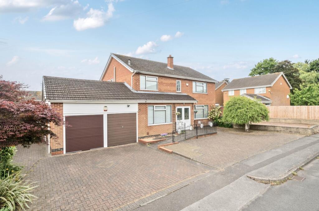 4 bedroom detached house for sale in Edlington Drive, Wollaton ...