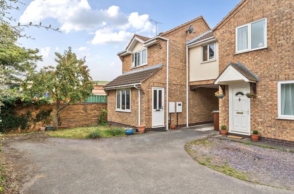 3 bedroom semi-detached house for sale in Denholme Road, Nottingham ...