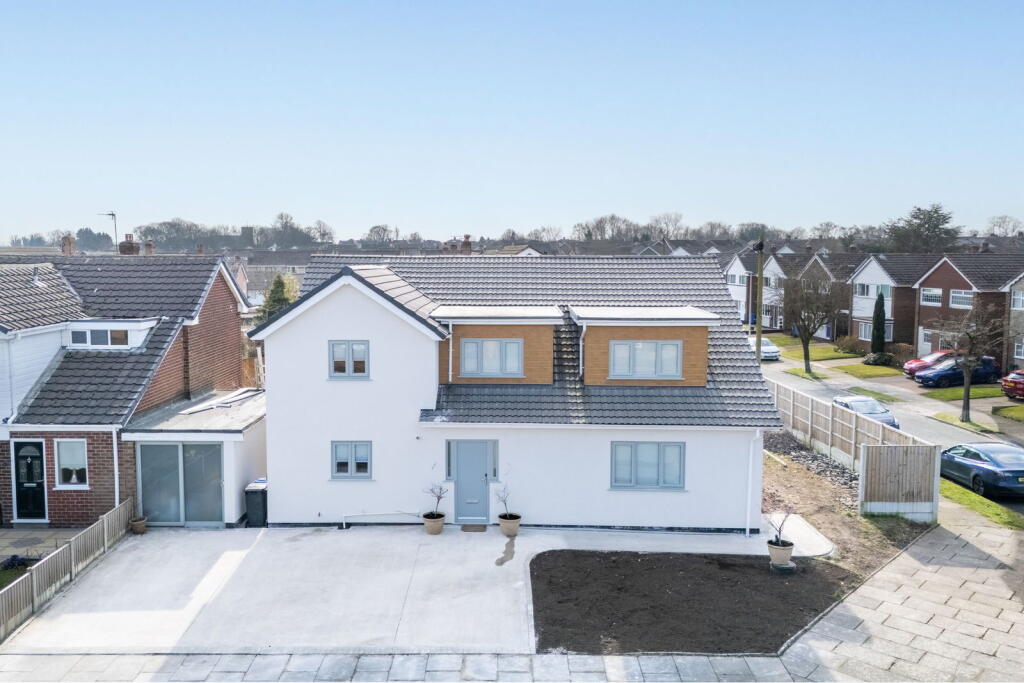 4 bedroom detached house for sale in Swynnerton Way, Farnworth, Widnes, WA8