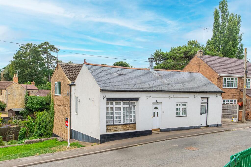 4 bedroom house for sale in Church Street, Stanwick, NN9