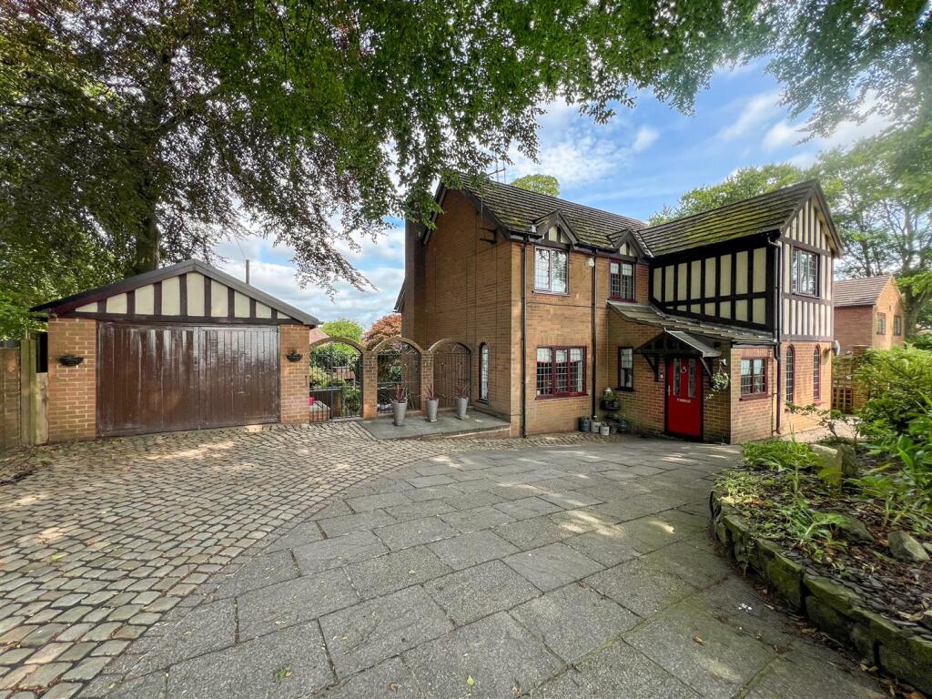 5 bedroom detached house for sale in Basford Bridge Lane, Cheddleton ...