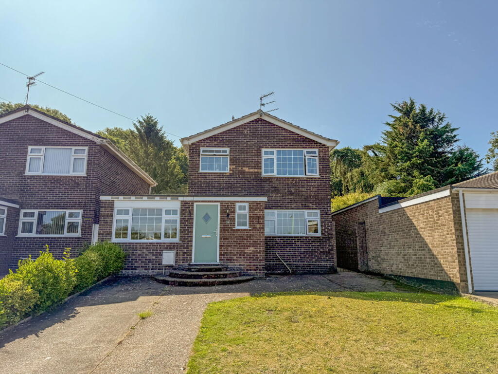 3 bedroom detached house for sale in Sheridan Walk, Worlingham, Beccles ...