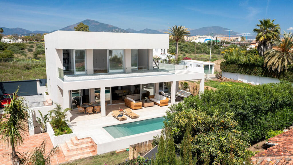 5 bedroom villa for sale in Andalucia, Malaga, Marbella, Spain