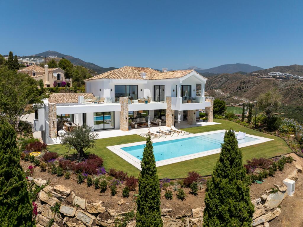 8 bedroom villa for sale in Andalucia, Malaga, Benahavis, Spain