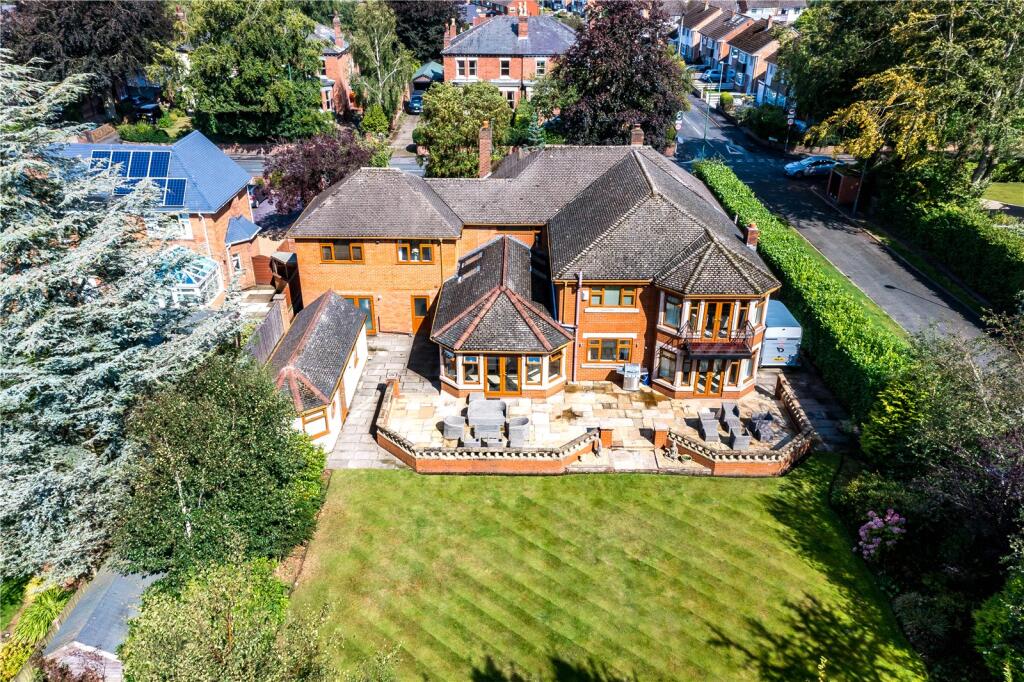 6 bedroom detached house for sale in Junction Lane, Burscough, Ormskirk ...