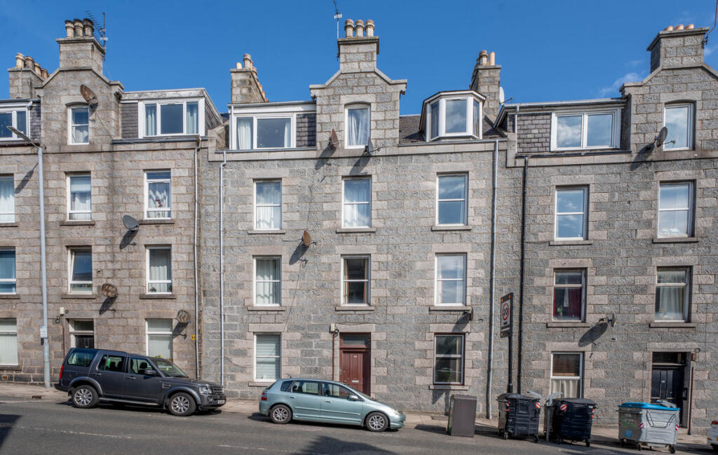 1 bedroom flat for sale in Esslemont Avenue, Aberdeen, AB25