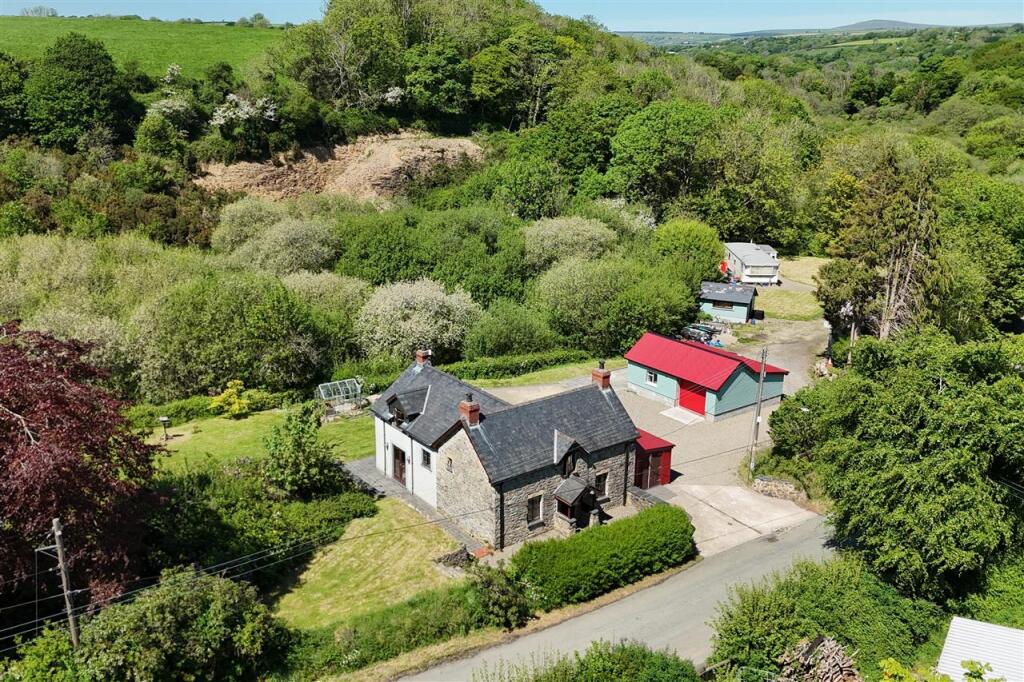 3 bedroom detached house for sale in The Slade, Clarbeston Road, SA63