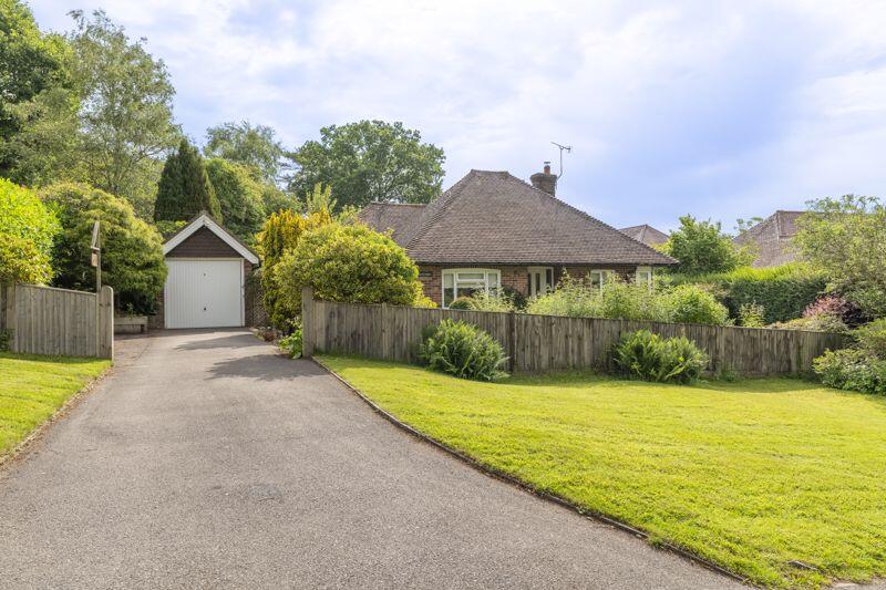 3 bedroom detached bungalow for sale in Firwood Rise, Heathfield, TN21
