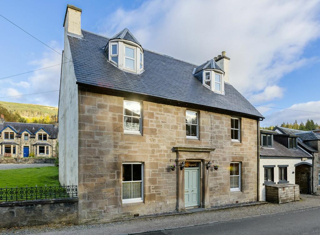 6 bedroom detached house for sale in Corriegowrie, Strathyre, Callander ...