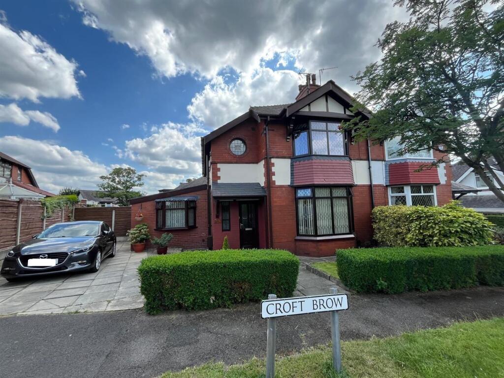3 bedroom semi-detached house for sale in Croft Brow, Oldham, OL8