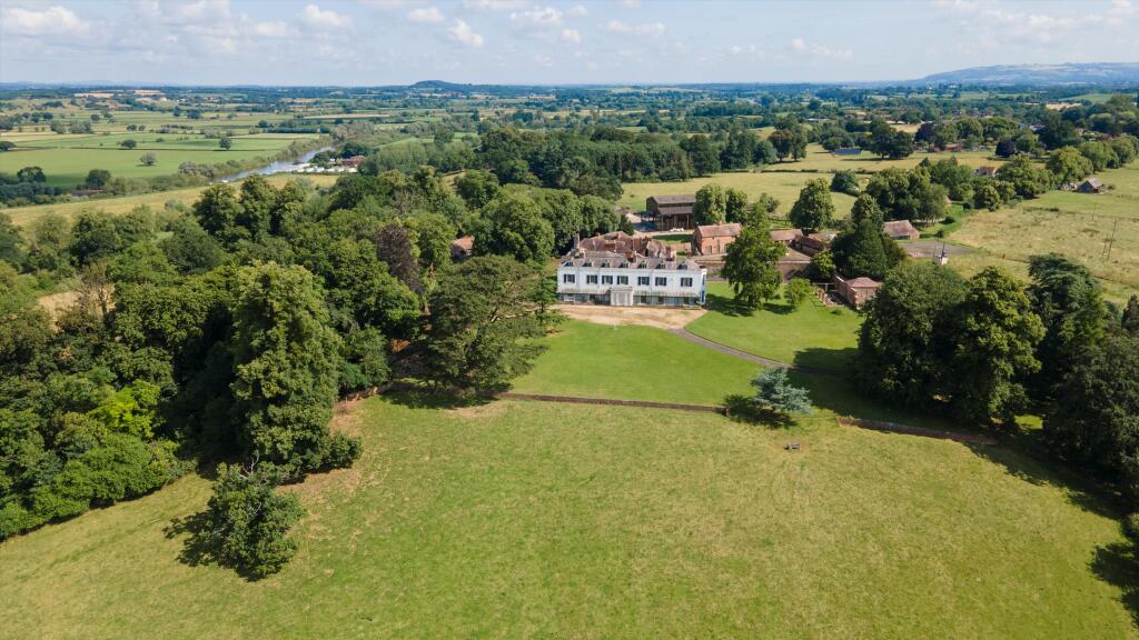 28 bedroom detached house for sale in Court Drive, Apperley, Gloucester ...