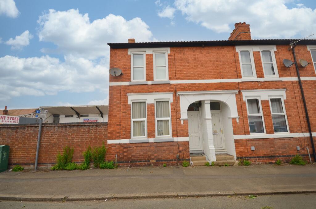 2 bedroom end of terrace house for sale in Lindsay Street, Kettering, NN16