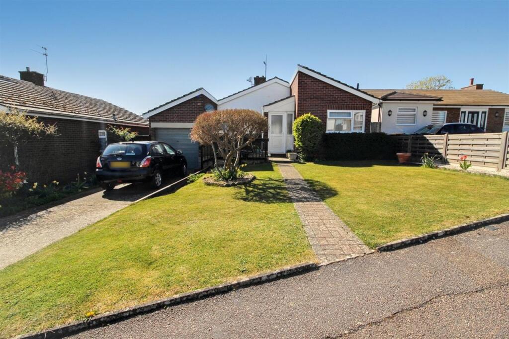 2 bedroom bungalow for sale in Godwin Way, Bromham, MK43