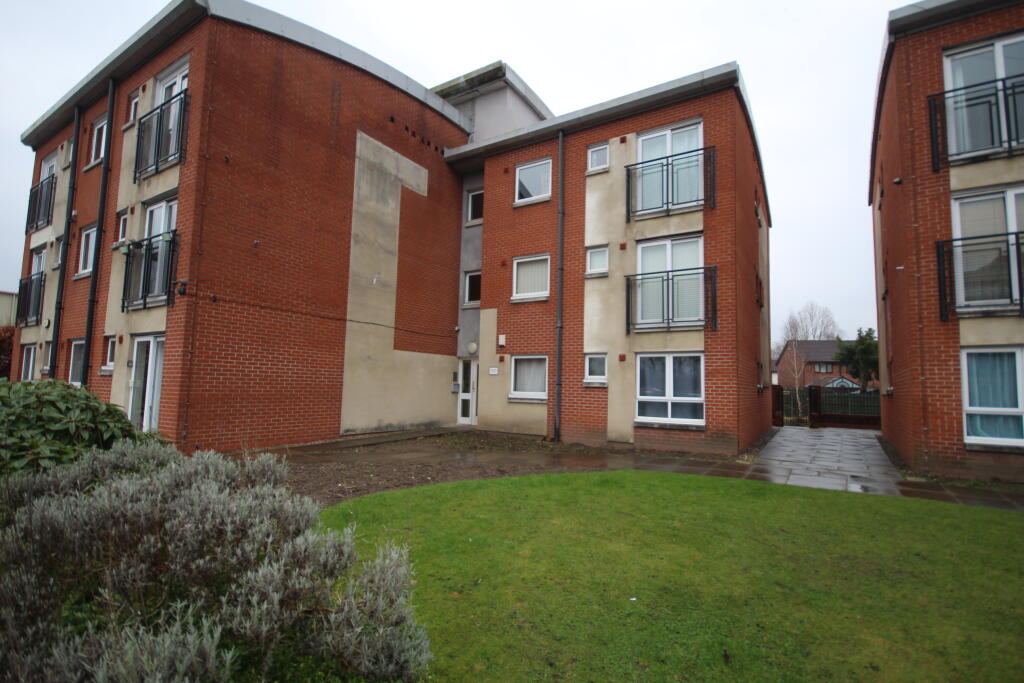 2 bedroom flat for sale in 1001 Chester Road, M32 0TA, M32