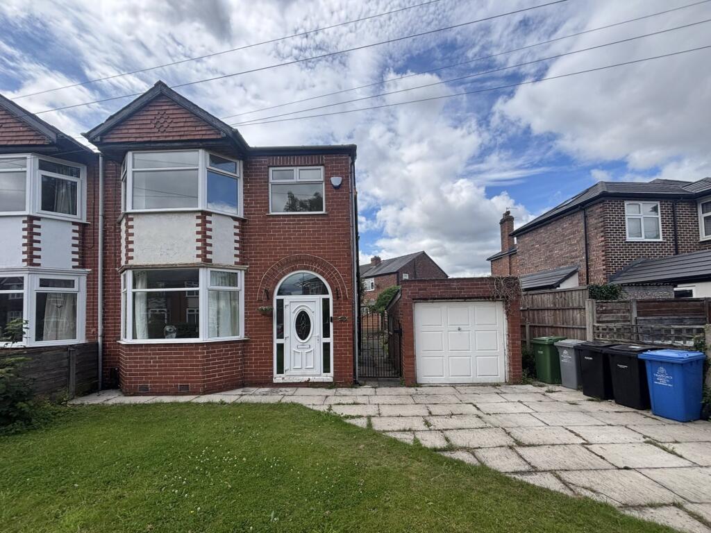 3 bedroom semi-detached house for sale in Leyburn Avenue Stretford, M32 ...