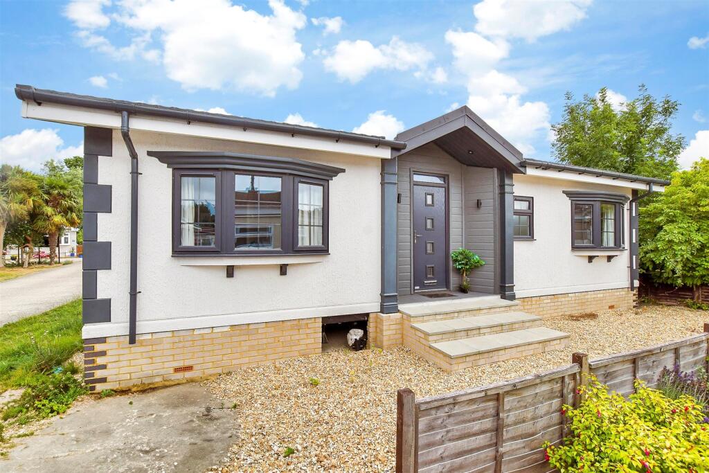 2 bedroom park home for sale in Hook Lane, Aldingbourne, Chichester, West Sussex, PO20