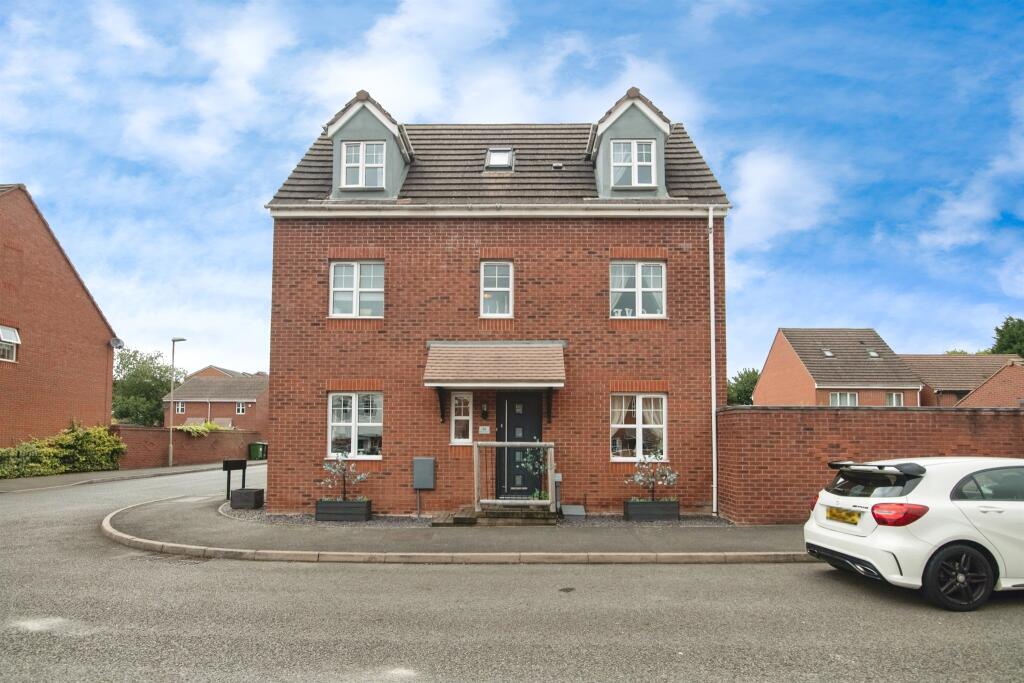 4 bedroom detached house for sale in Bickon Drive, Quarry Bank ...