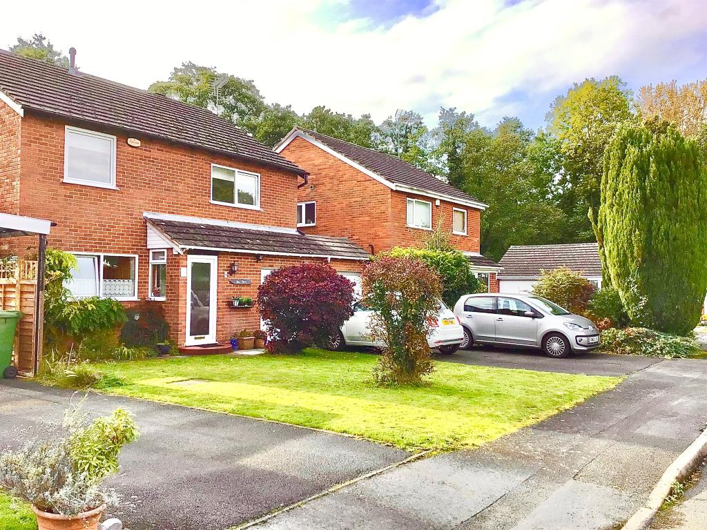 4 bedroom detached house for sale in Osprey Park Drive, Kidderminster, DY10