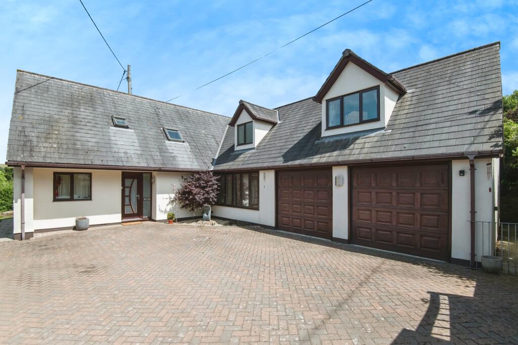 5 bedroom detached house for sale in Christow, Exeter, EX6