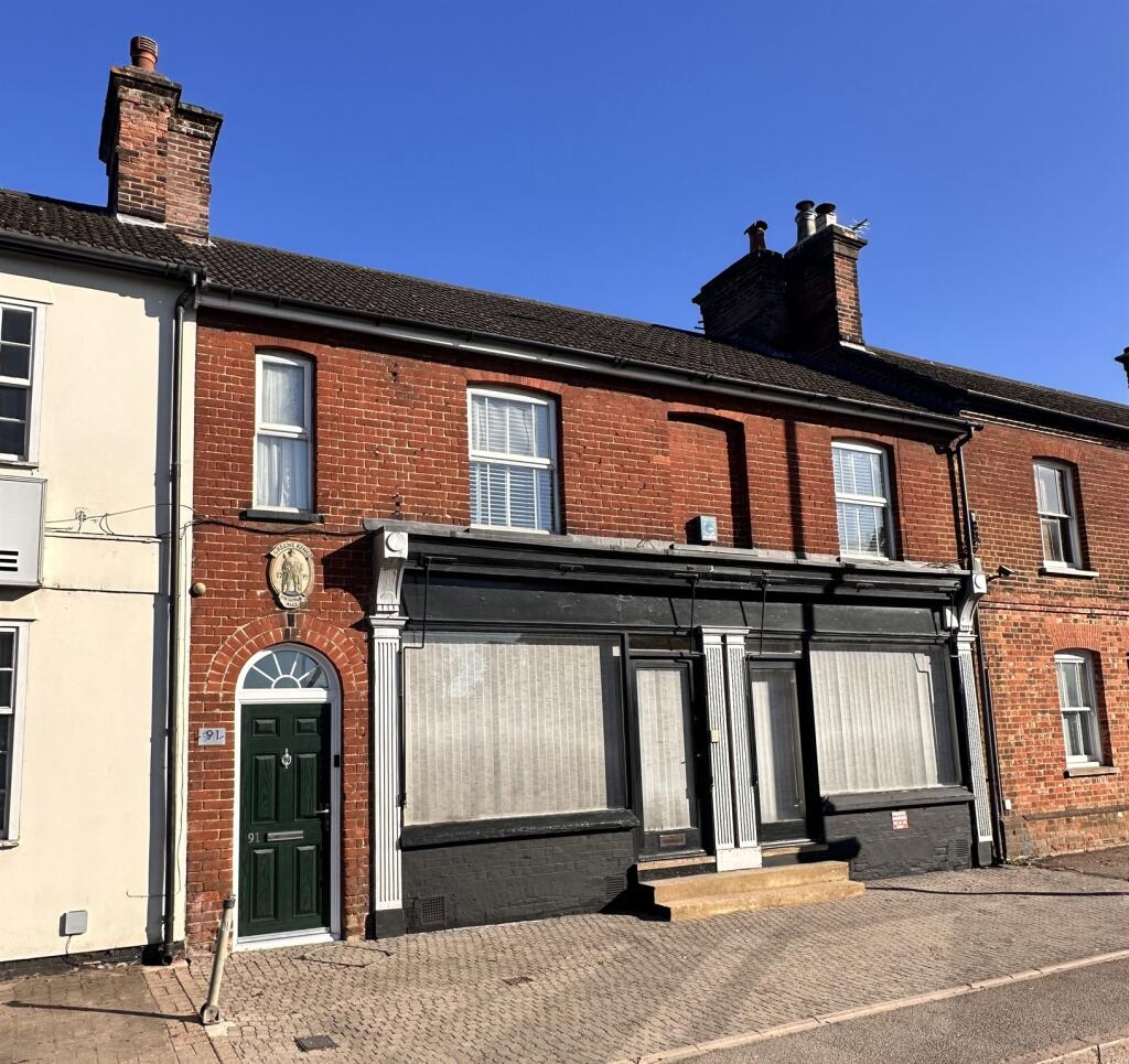 3 bedroom maisonette for sale in Walsworth Road, Hitchin, SG4