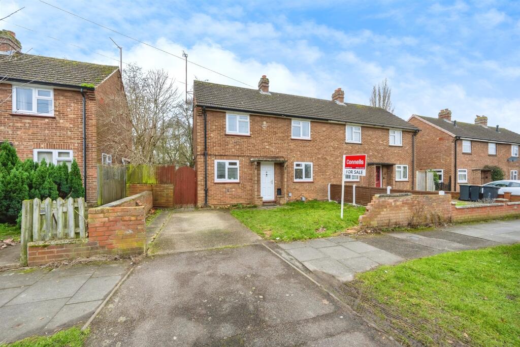 3 bedroom semi-detached house for sale in Lovell Road, Bedford, MK42