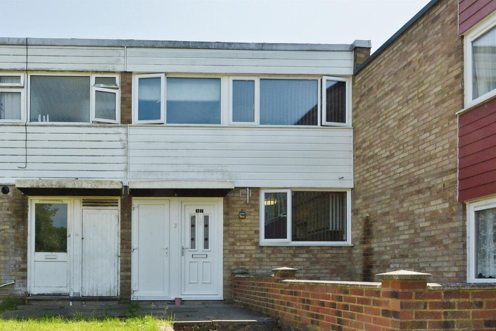 3 Bedroom Terraced House For Sale In Brora Close Bletchley Milton
