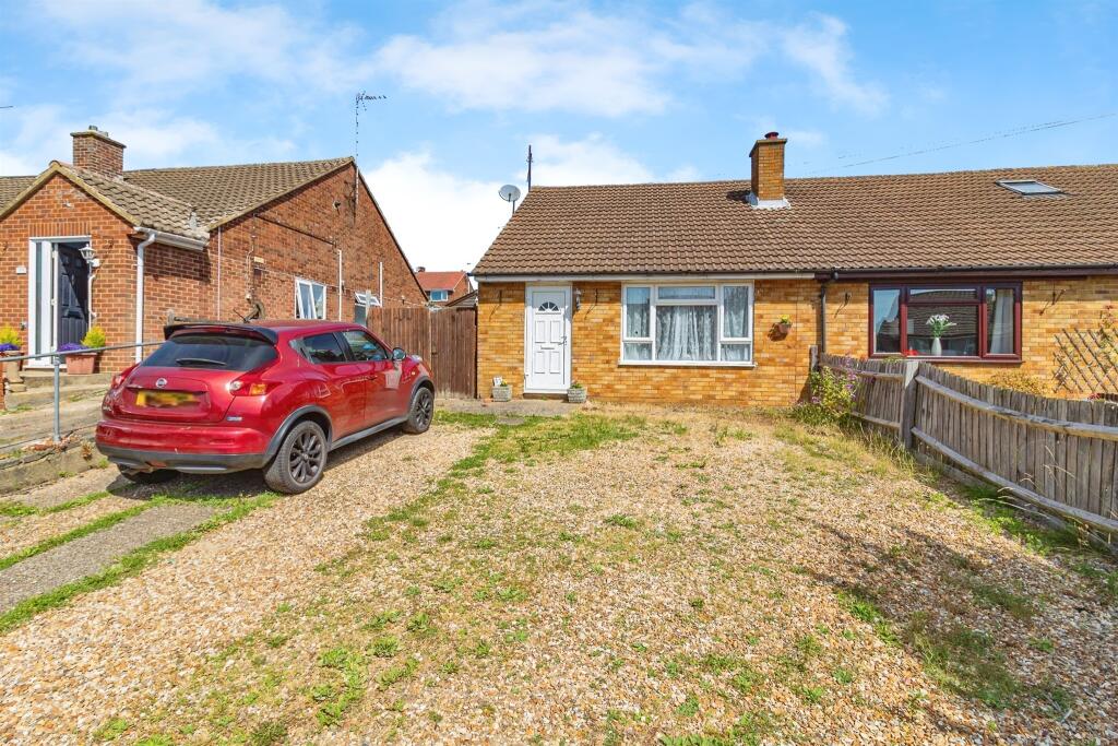 2 Bedroom Semi Detached Bungalow For Sale In Milton Grove Bletchley