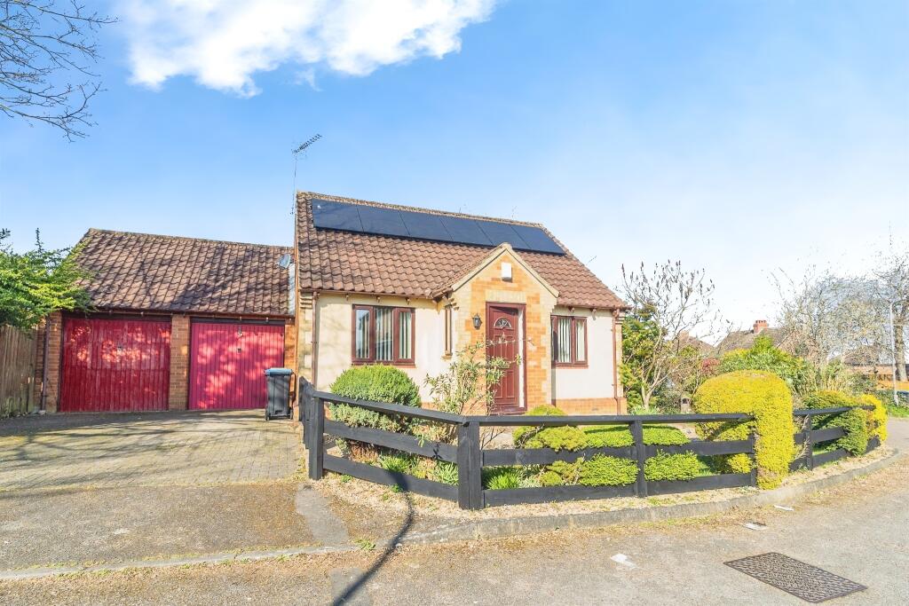 2 bedroom detached bungalow for sale in Appleby Heath, Bletchley ...