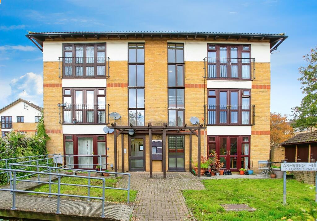 1 bedroom apartment for sale in Chenies Way, Watford, WD18