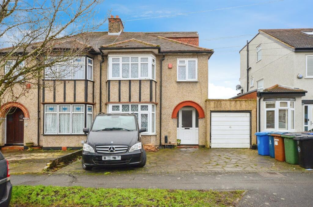 4 bedroom semi-detached house for sale in Hawthorn Drive, Harrow, HA2