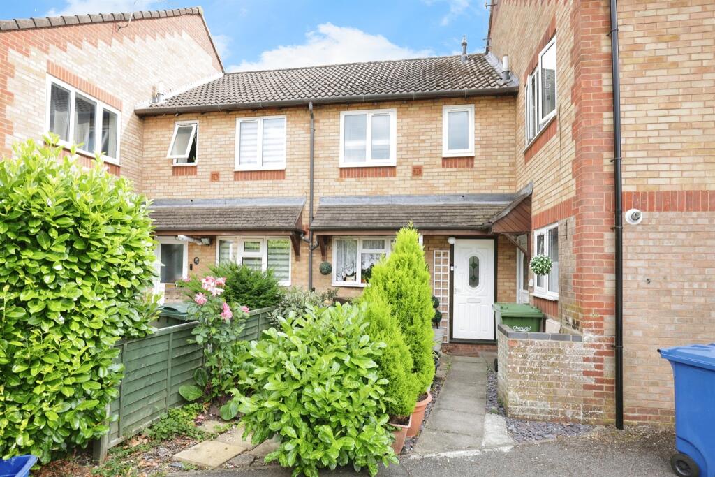 2 bedroom terraced house for sale in Broome Way, Banbury, OX16