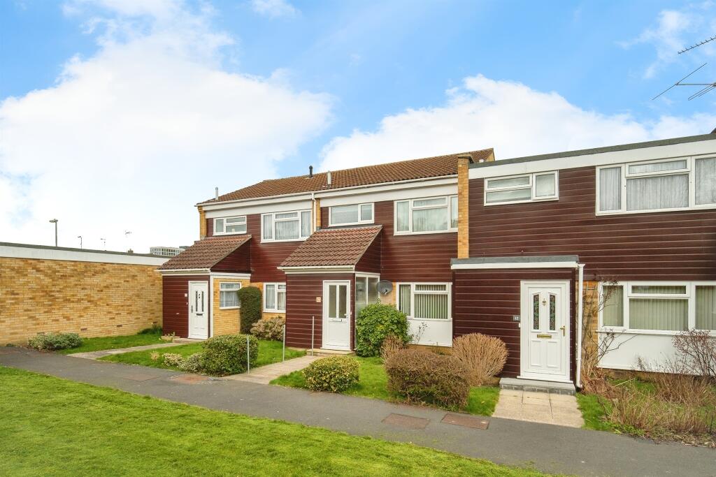 3 bedroom terraced house for sale in Thames Court, Basingstoke, RG21